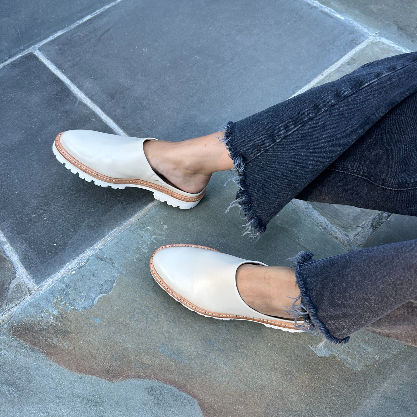 Emilee Lug Mule Black – Nisolo