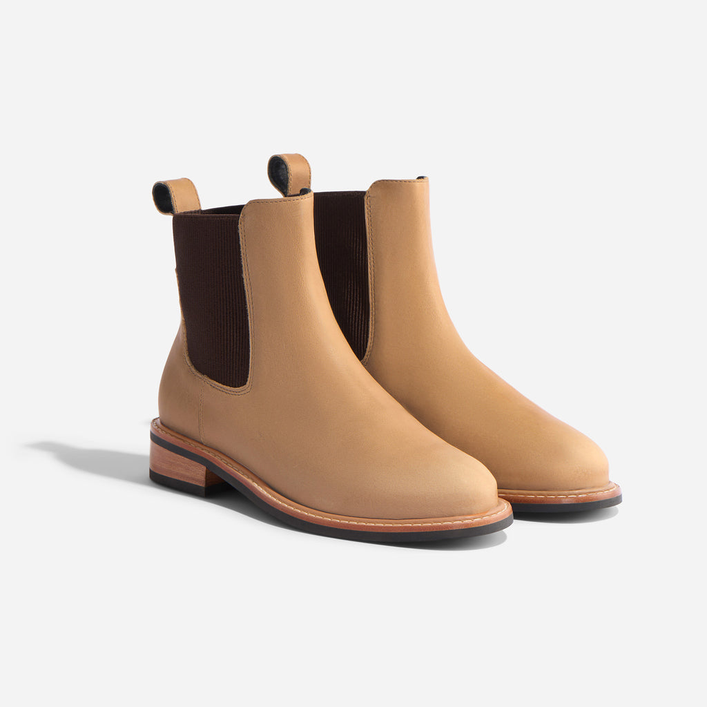 Carmen Chelsea Boot 2.0 Almond — Nisolo